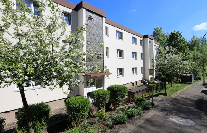 3 ZKB Wohnung mit Tageslichtbad, Gäste-WC und großem Balkon - Saarbrücken Eschberg - Dr. Breit OHG