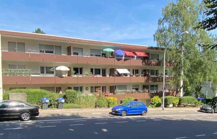 Saarbrücken Eschberg: 1 ZKB Wohnung mit Balkon und ausgestatteter Kochküche - Dr. Breit OHG